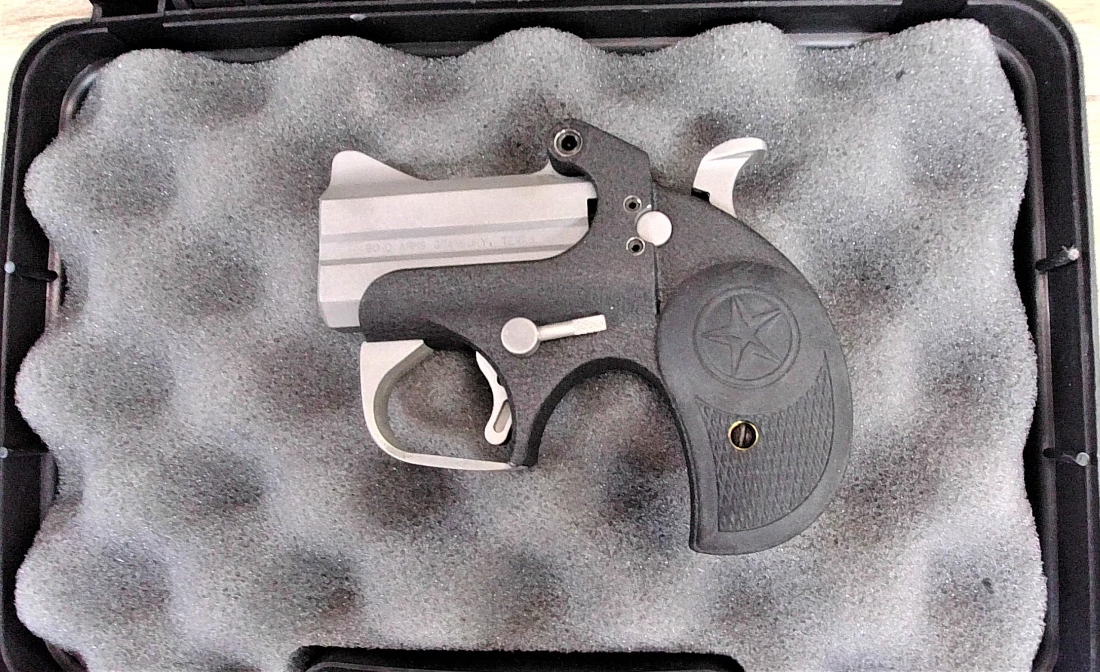 BOND ARMS BACKUP DERRINGER 45 AUTO 2.5" 2-RD PISTOL on www.Gun.Rodeo