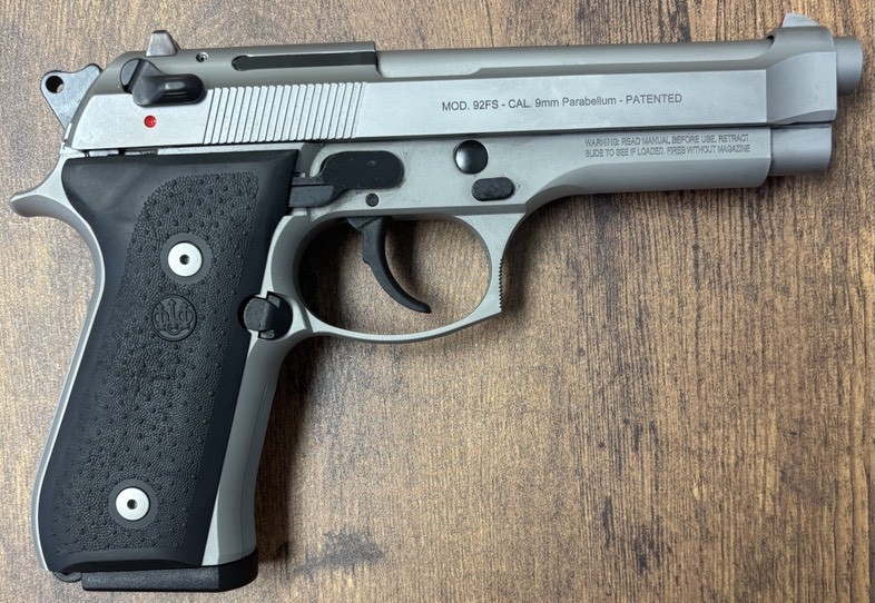 Beretta 92FS 9mm Inox on www.Gun.Rodeo