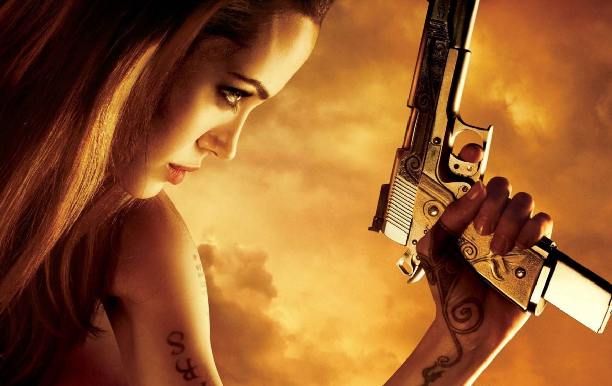 Angelina Jolie Pro Gun 4343